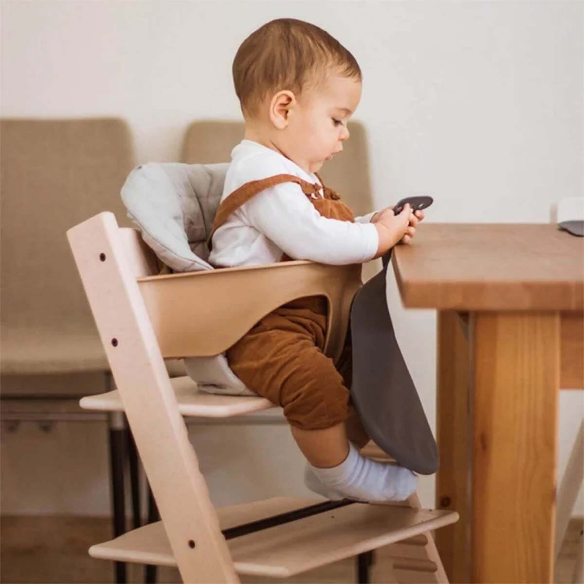 Stokke® Varovalo za stol Tripp Trapp® Baby Set 2 Warm Brown